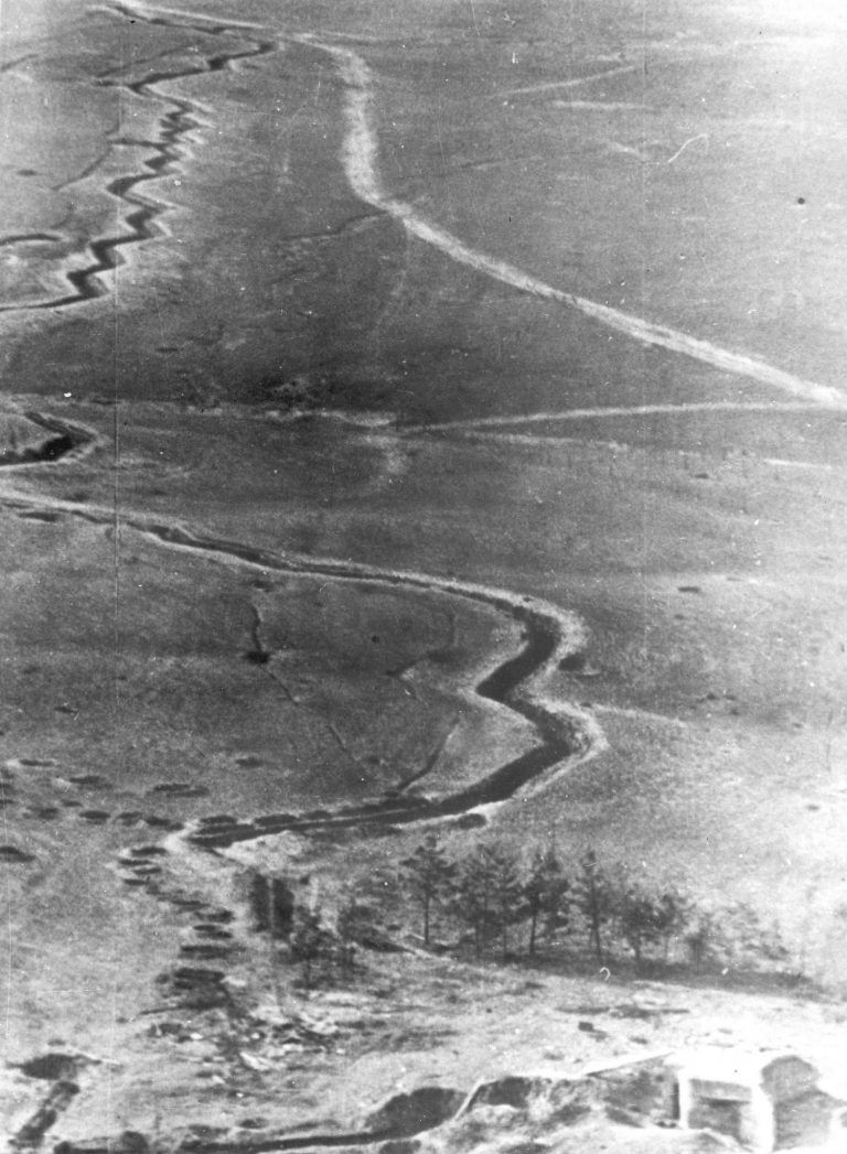 Pierwszy września pod Mławą. Żelazna dywizja broni polskiej Linii ...