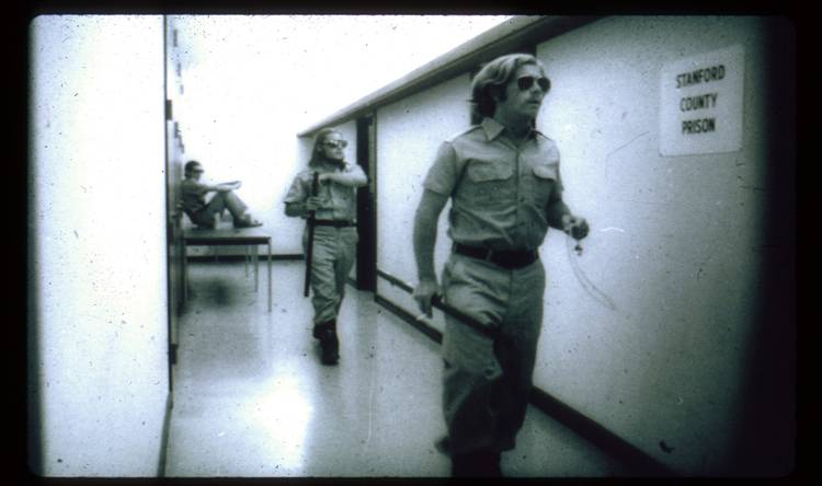 Eksperyment więzienny Zimbardo | CiekawostkiHistoryczne.pl