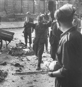 Zdobycie PAST-y przez powstańców | CiekawostkiHistoryczne.pl