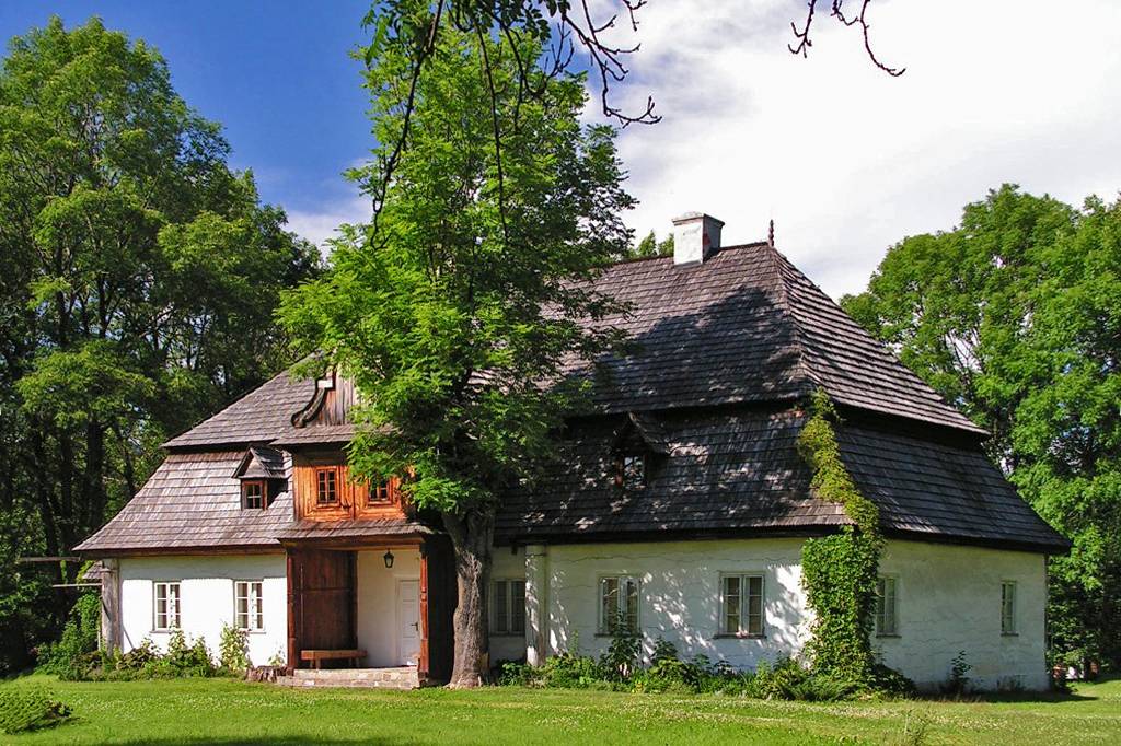 Jak wyglądał dwór szlachecki? | CiekawostkiHistoryczne.pl